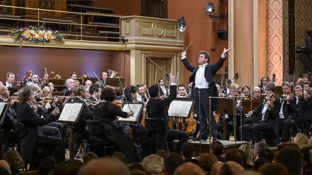 Česká filharmonie vstoupila do roku 2020 pravou nohou — ČT art — Česká ...