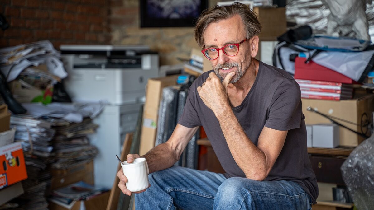 Michal Cihlář: Linoryty vibrátorů jsou jen vypreparovaná realita — ČT ...