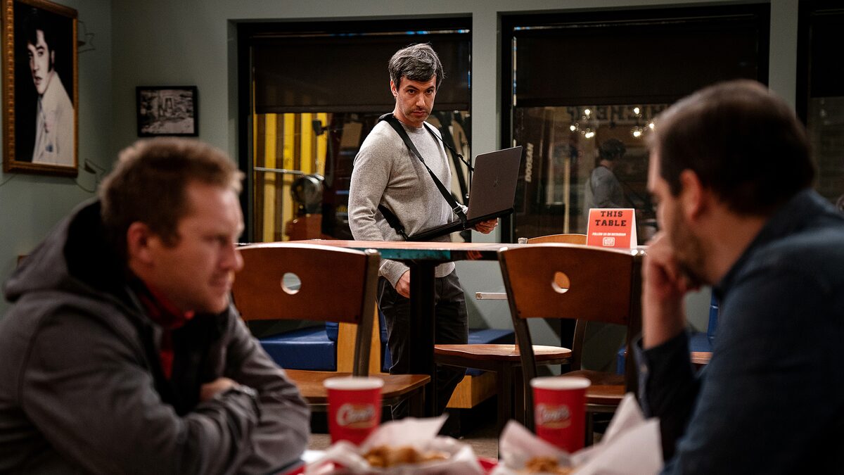 Selhat v roli sebe sama. Zkouška Nathana Fieldera je nejoriginálnější ...