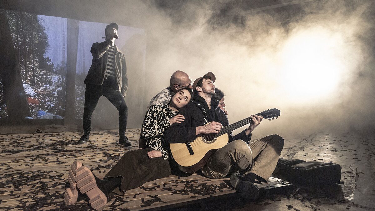 Destrukce v Divadle X10 je jako účet za sekačku, který sepsal Franz ...