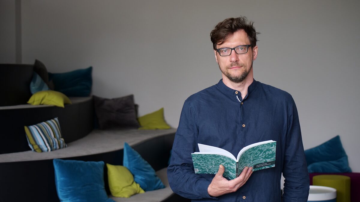 Jedna báseň. Autoři čtou: Radek Malý (potřetí) — ČT art — Česká televize