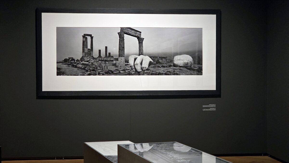 Úvaha fotografa Josefa Koudelky: Co tu jednou zbude po nás? — ČT art ...