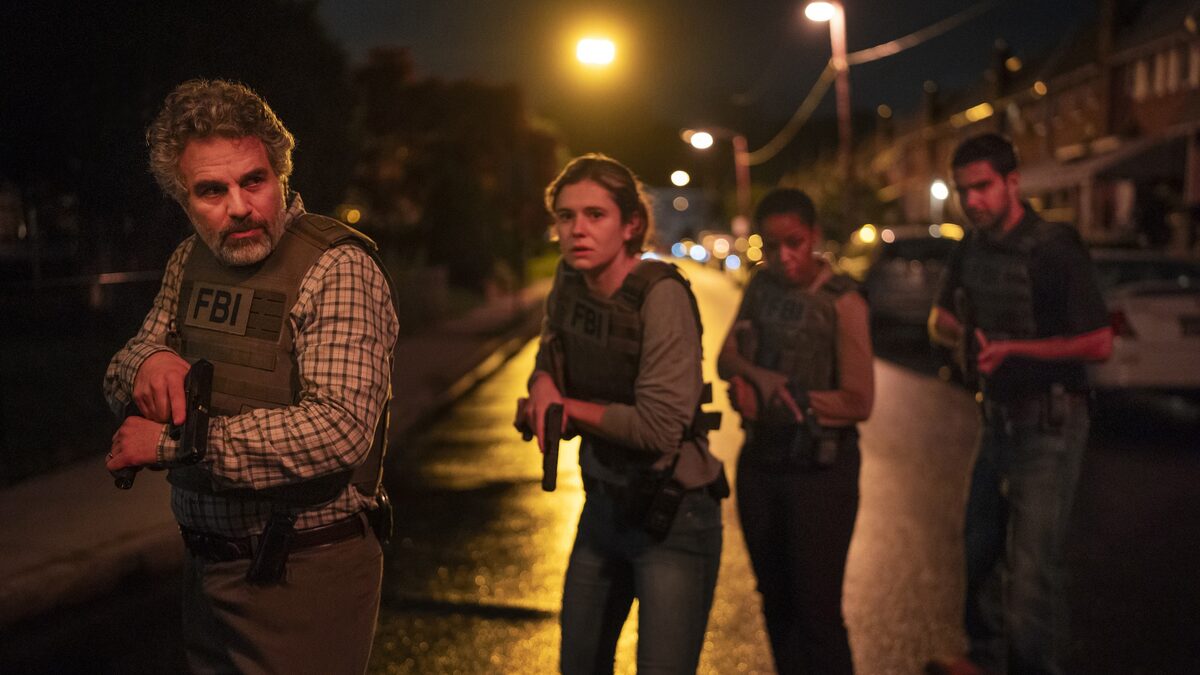 Seriálová dávka: Podzimní depka s Markem Ruffalem je skoro tak dobrá jako Mare z Easttownu — ČT ...